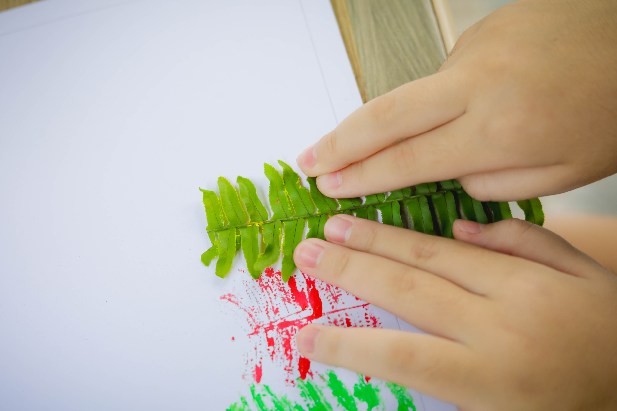 Easy Leaf Crafts for Kids: Fun Fall Art Activities | MCCA